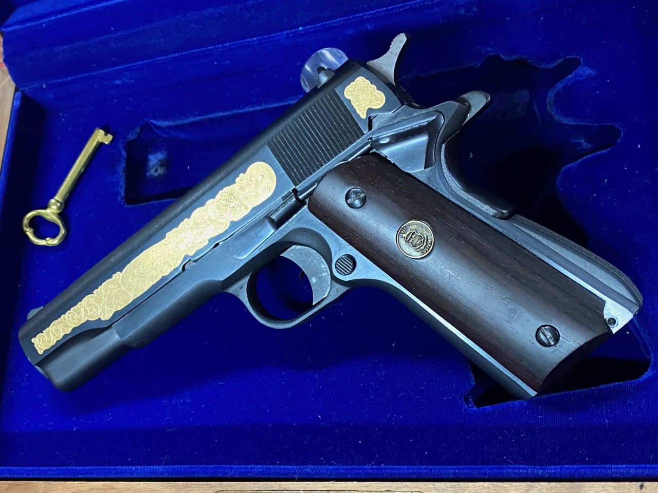 Pistole sam. Colt, Model: 1911 Signature, Ráže: .45 ACP, hl.: 5", Colt ...
